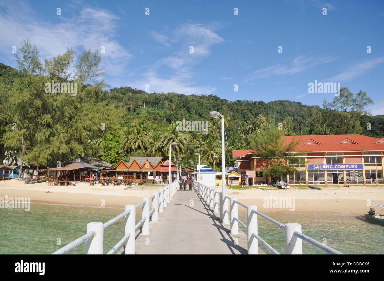 Tioman (Malaysia): the pier at Salang Beach Stock Photo - Alamy
