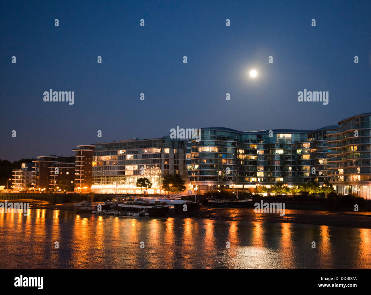 Albion riverside apartments hi-res stock photography and images - Alamy