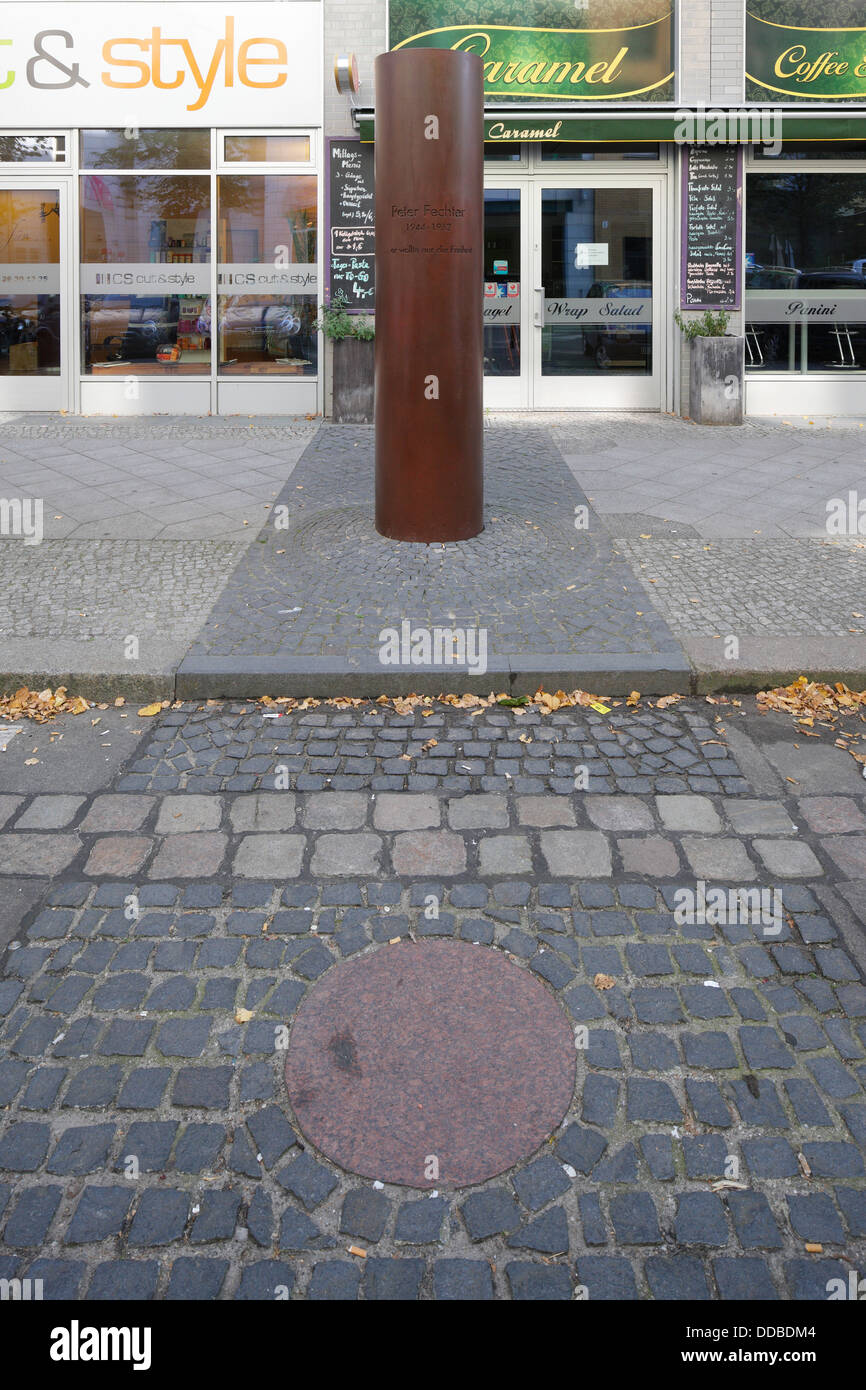 Memorial for the wall victim Peter Fechter in the Zimmerstrasse in ...