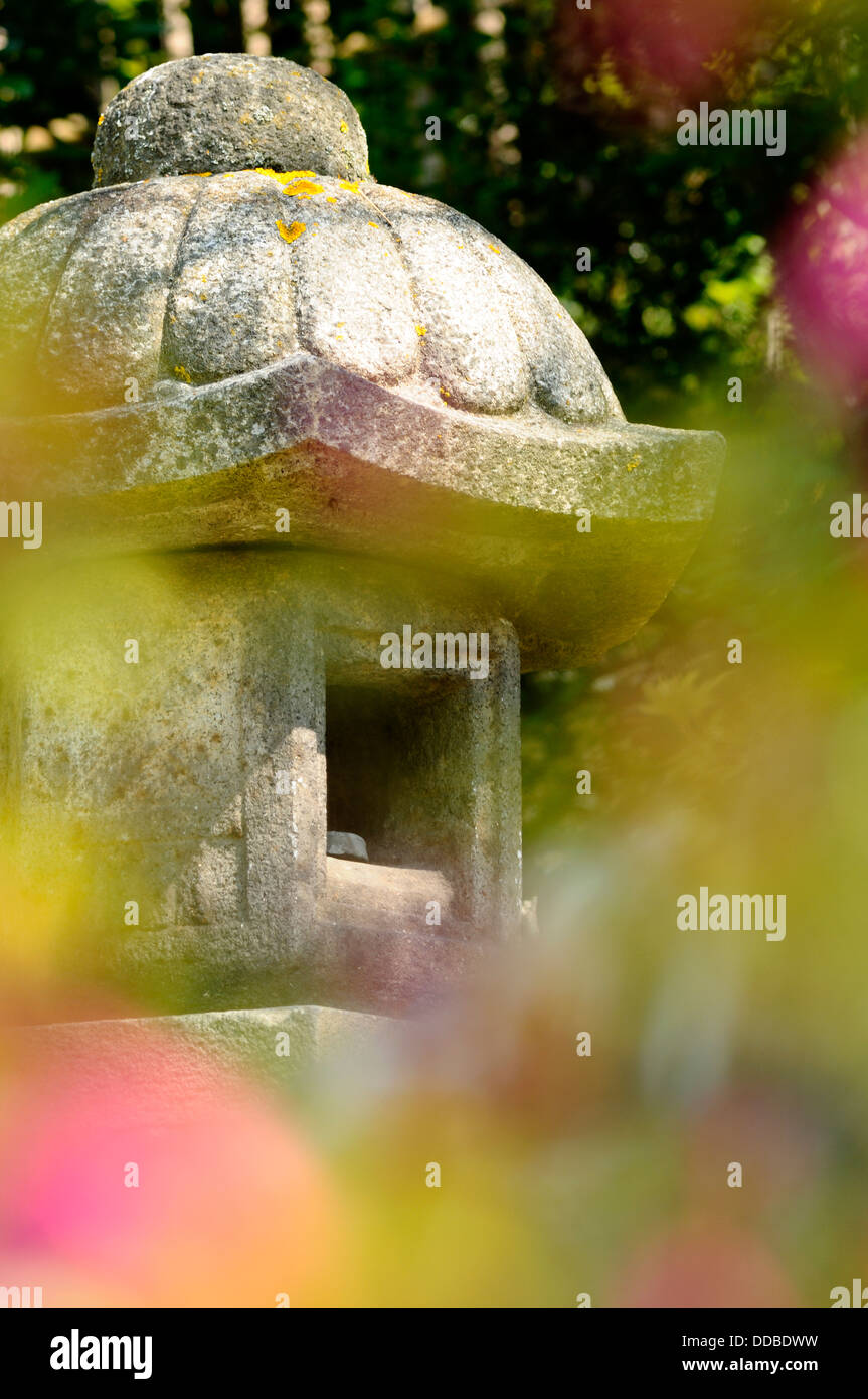 Stone Japanese lantern Stock Photo - Alamy
