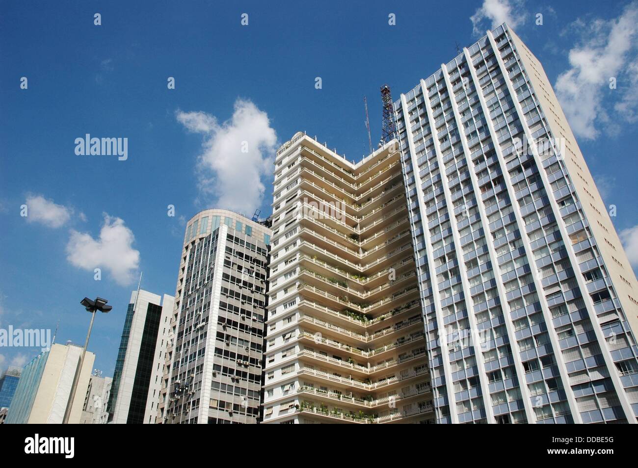 Sao Paulo (Brazil): flat buildings along the Avenida Paulista Stock ...