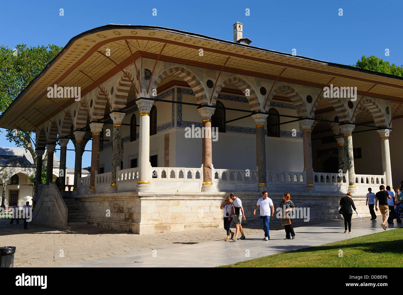 Turkey istanbul topkapi palace columns hi-res stock photography and ...