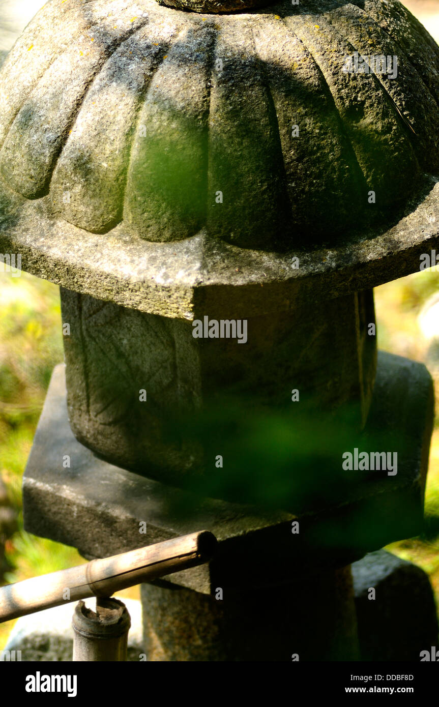 Stone Japanese lantern Stock Photo - Alamy