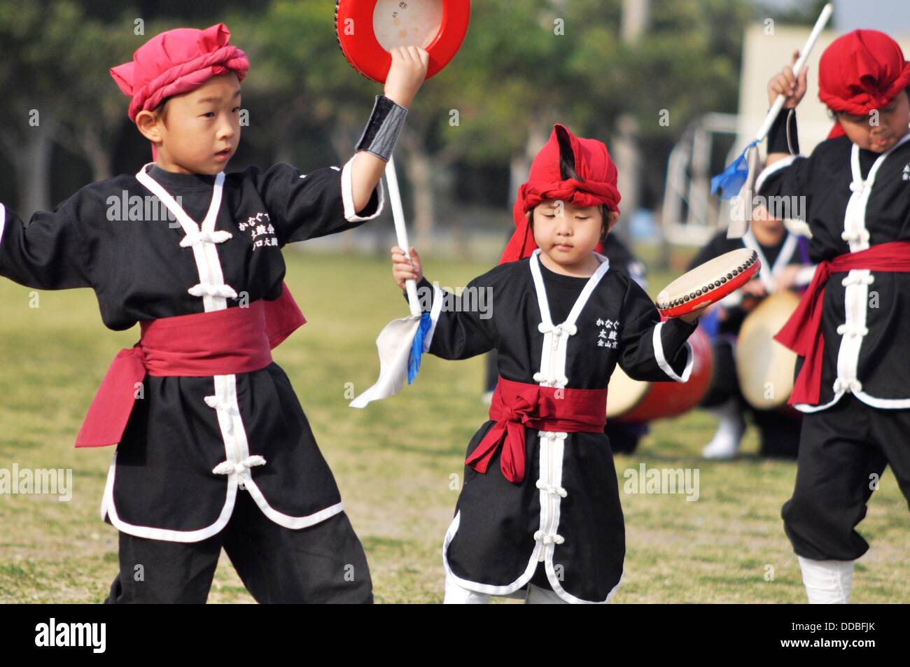 Ginowan (Japan): taiko drums show Stock Photo - Alamy