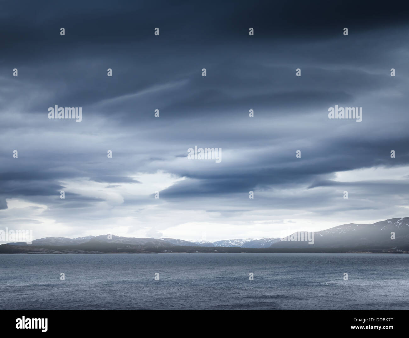 Dark storm sea rocks hi-res stock photography and images - Alamy