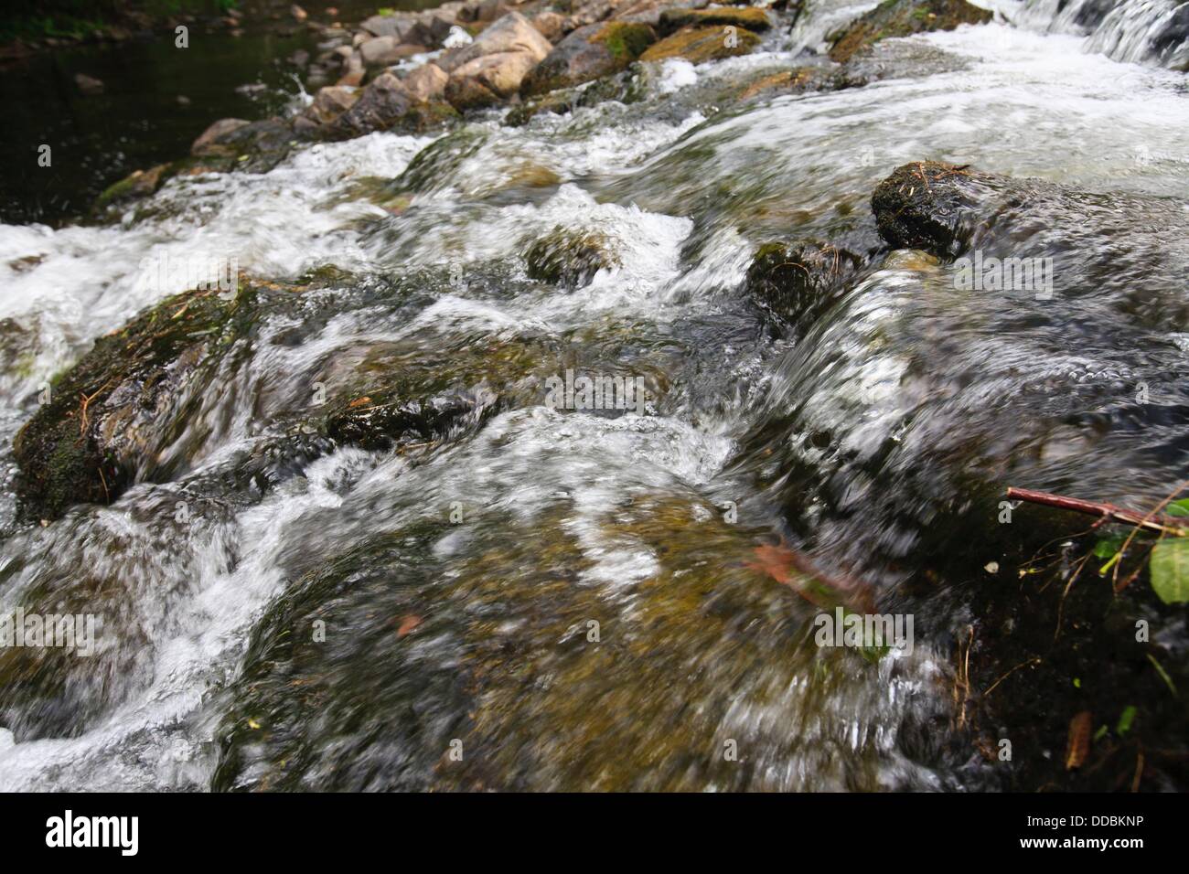 Flow water dam hi-res stock photography and images - Alamy