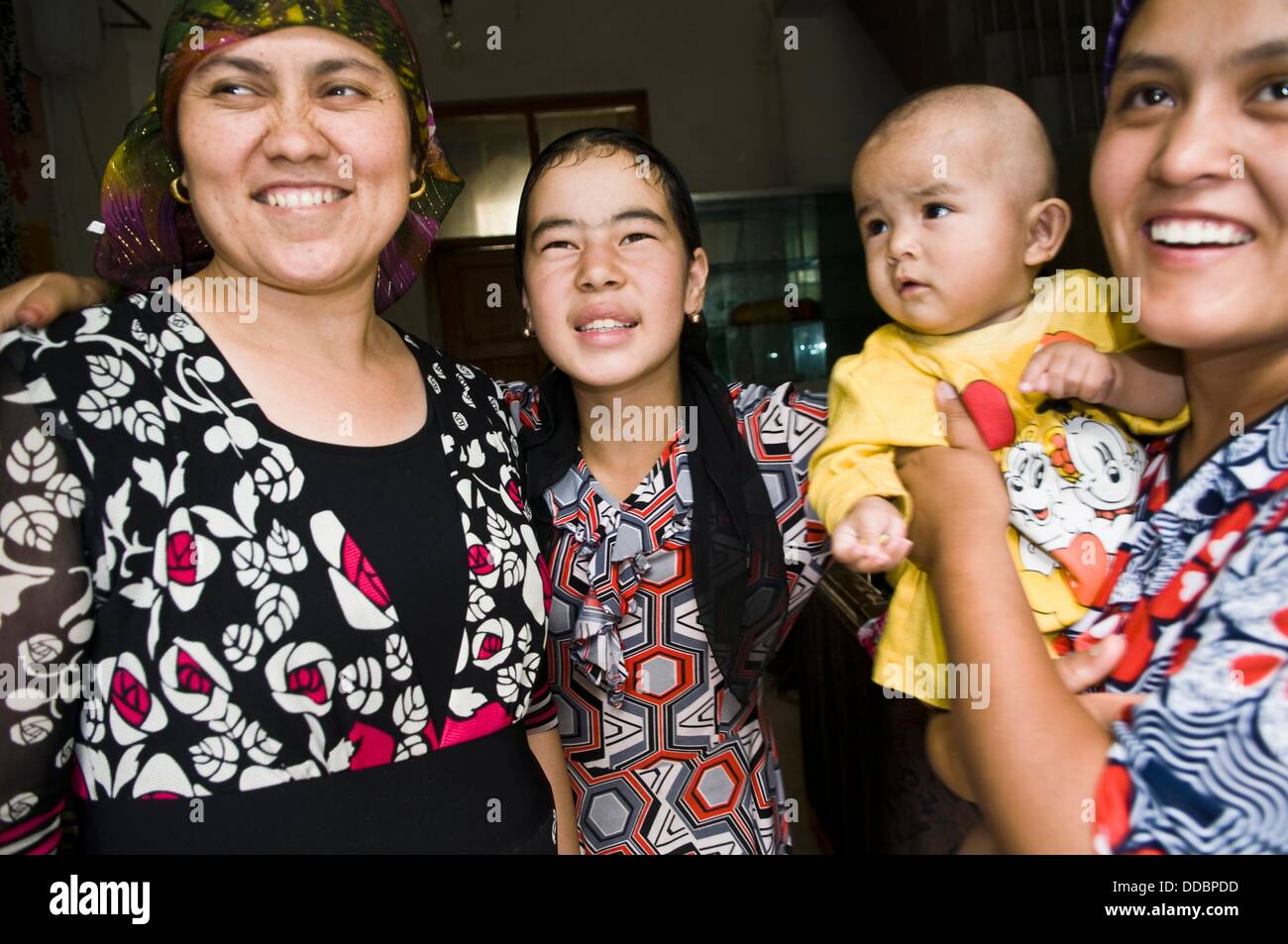 Uyghurs woman hi-res stock photography and images - Alamy