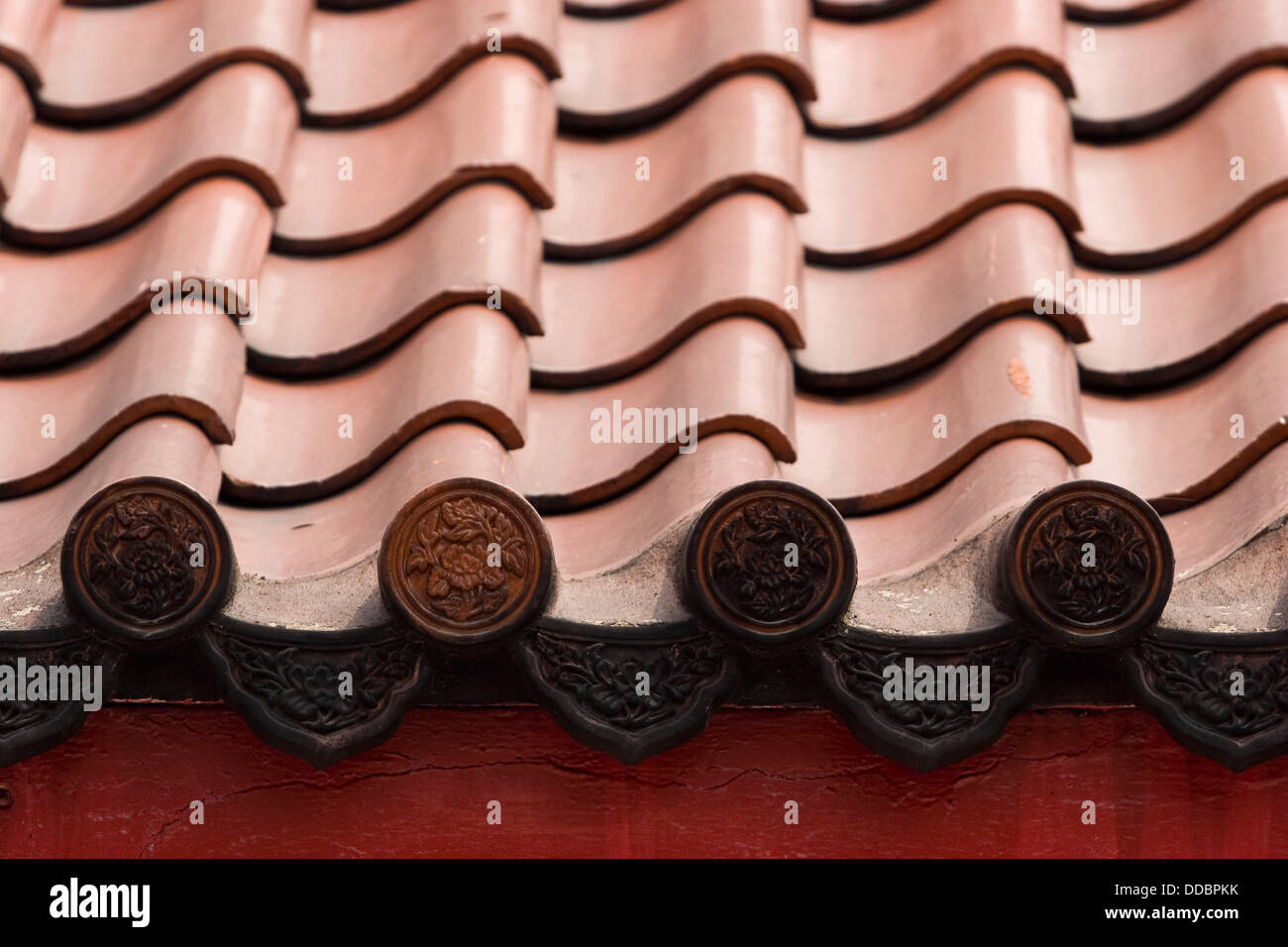 Chinese roof tiles hi-res stock photography and images - Alamy Chinese roof tiles hi-res stock photography and images - Alamy