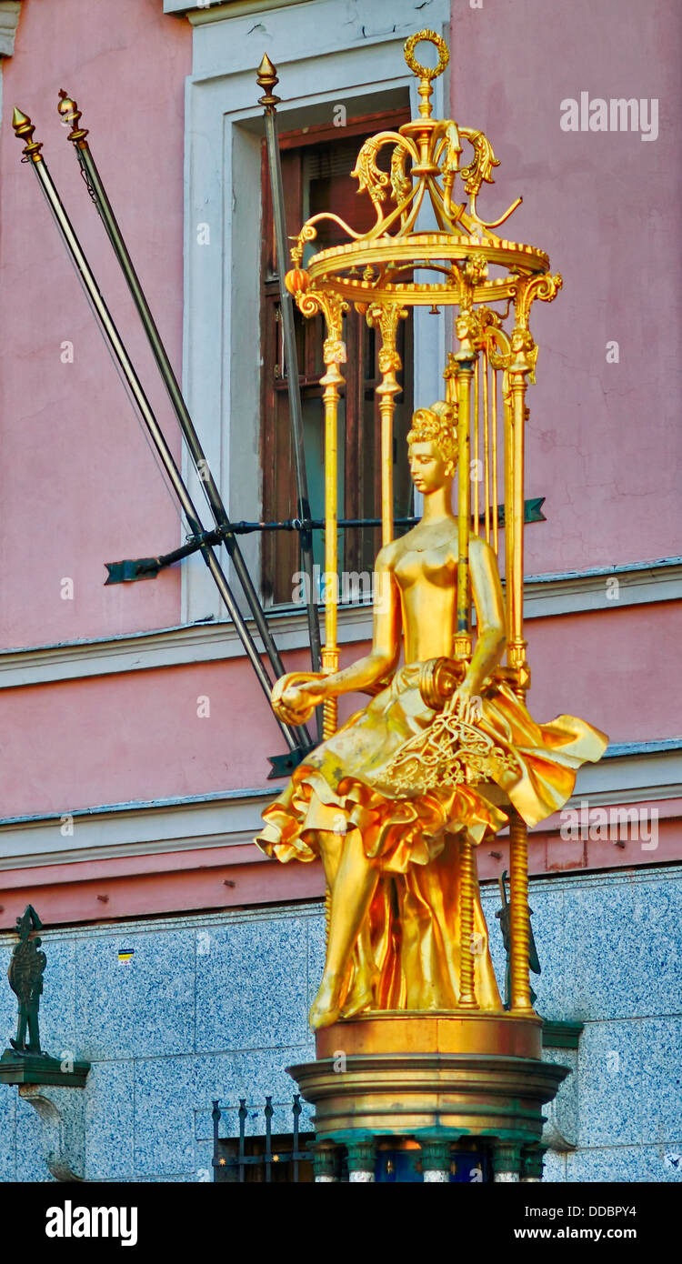 Turandot hi-res stock photography and images - Alamy