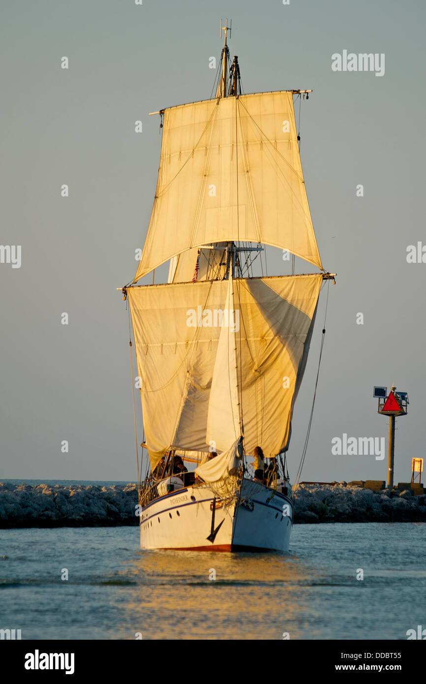 The pathfinder tall ship hi-res stock photography and images - Alamy