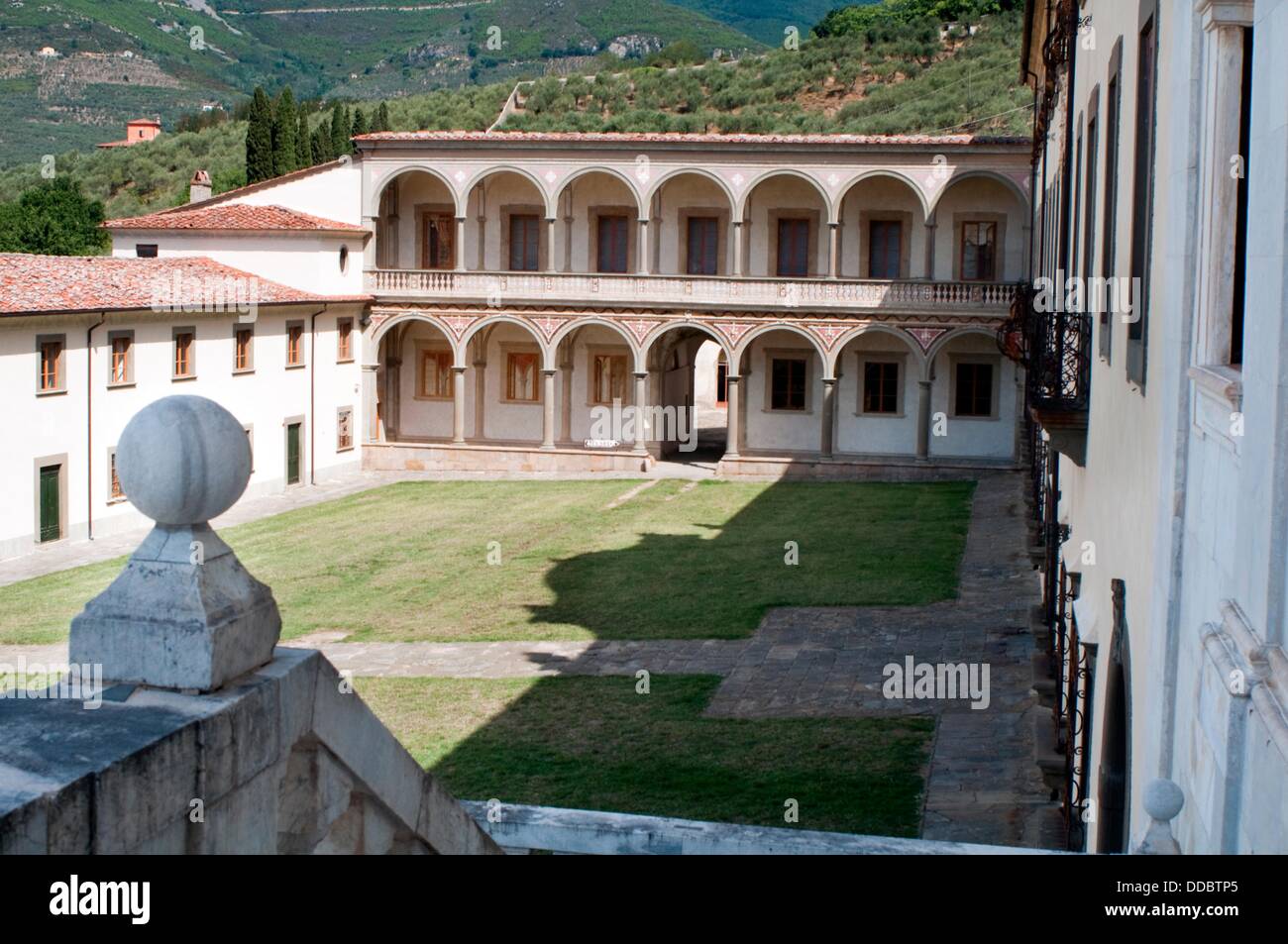 Calci italy hi-res stock photography and images - Alamy