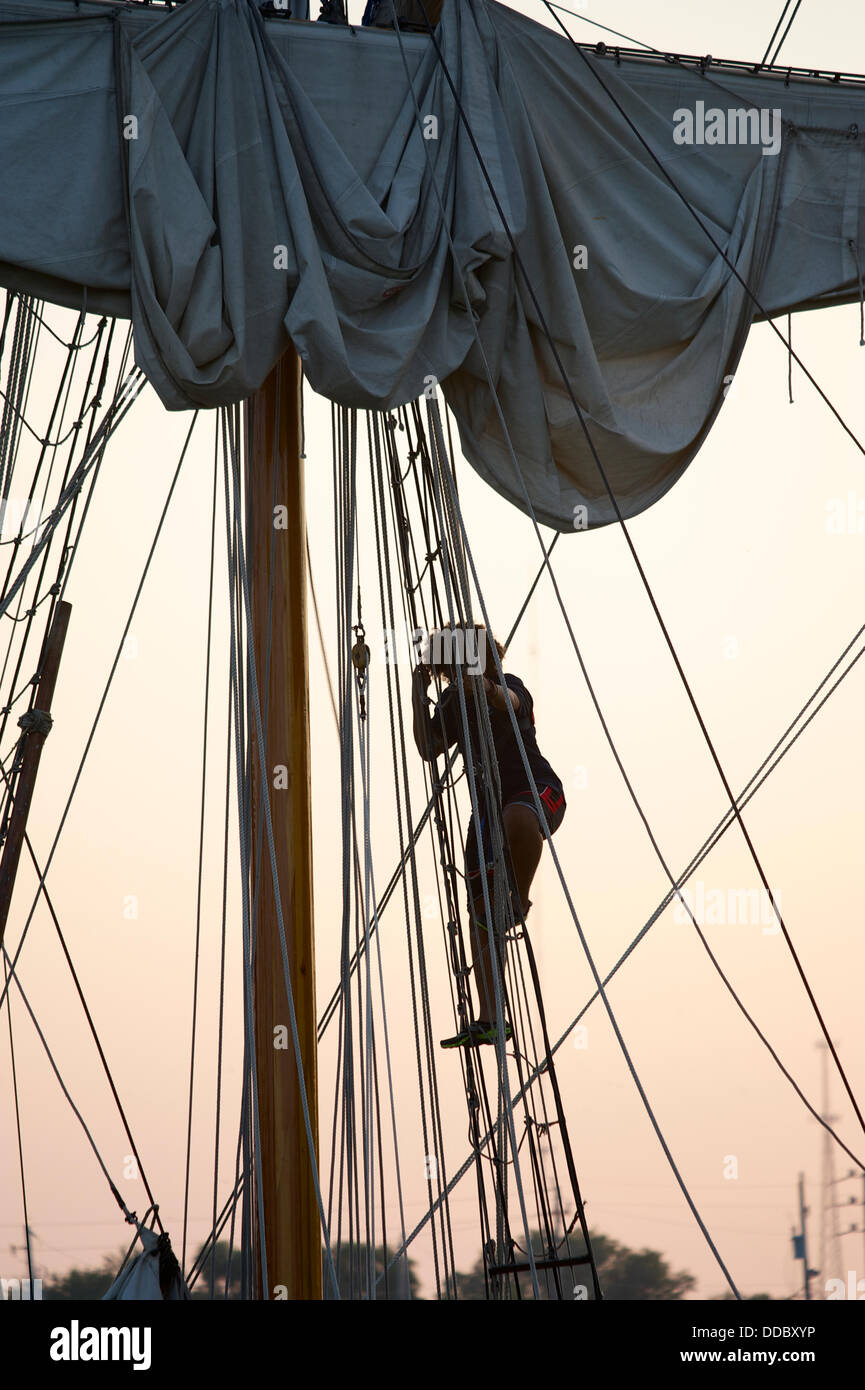Brigantine rigging hi-res stock photography and images - Alamy