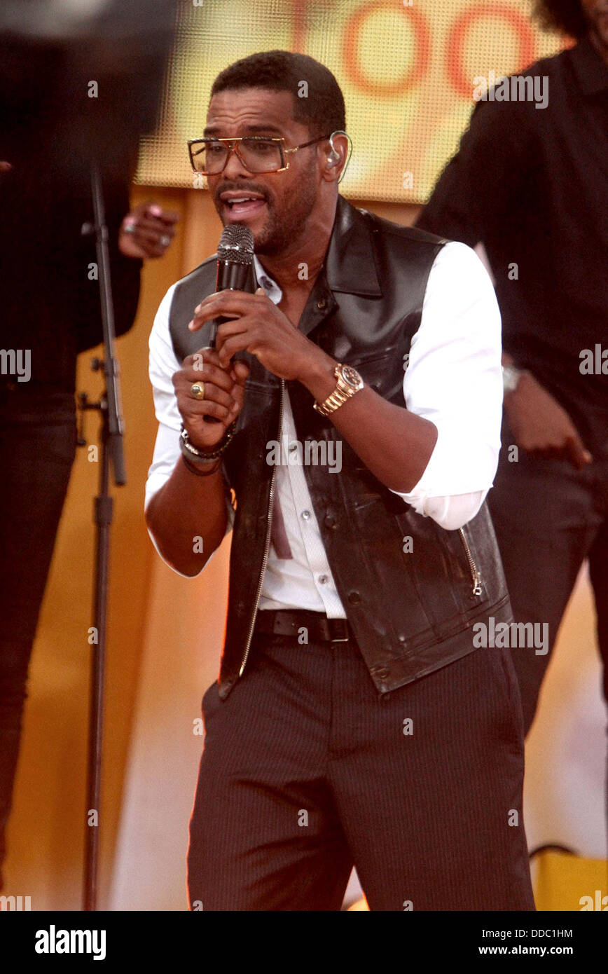 Maxwell singer hi-res stock photography and images - Alamy