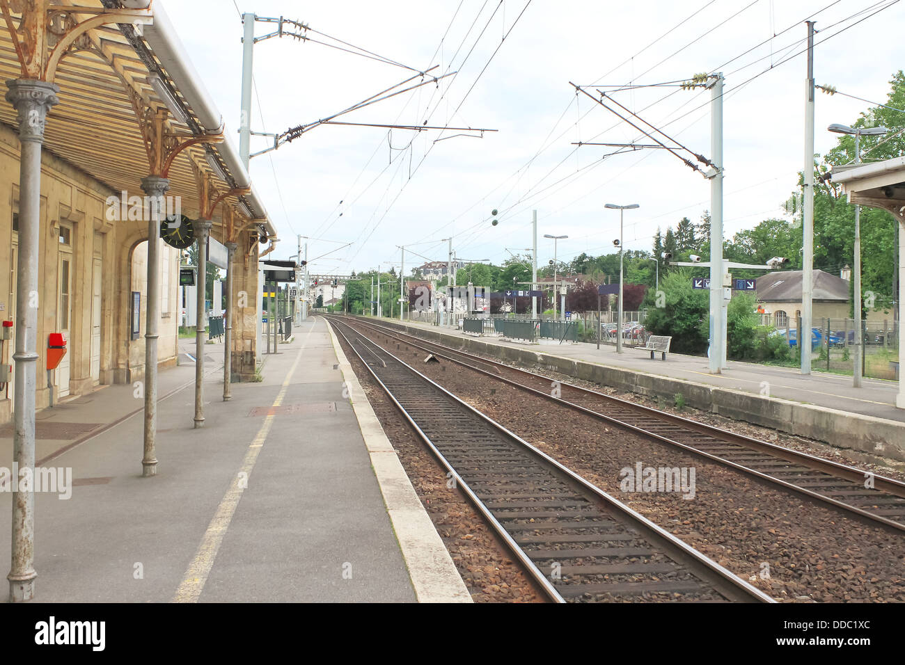 Perron provincial railway station. France Stock Photo - Alamy