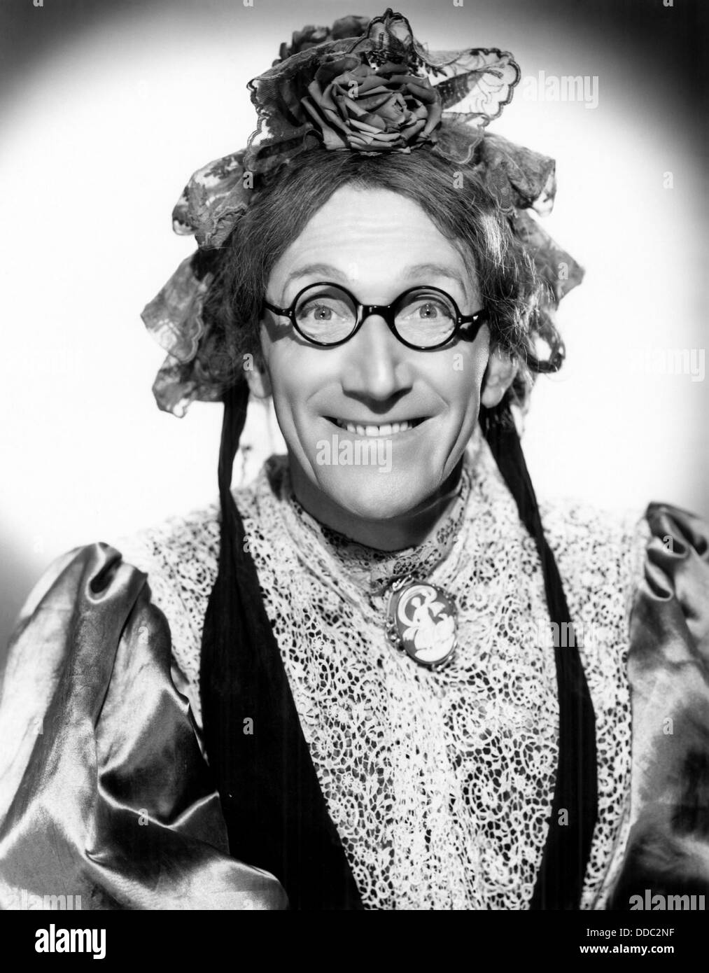 Arthur askey hi-res stock photography and images - Alamy