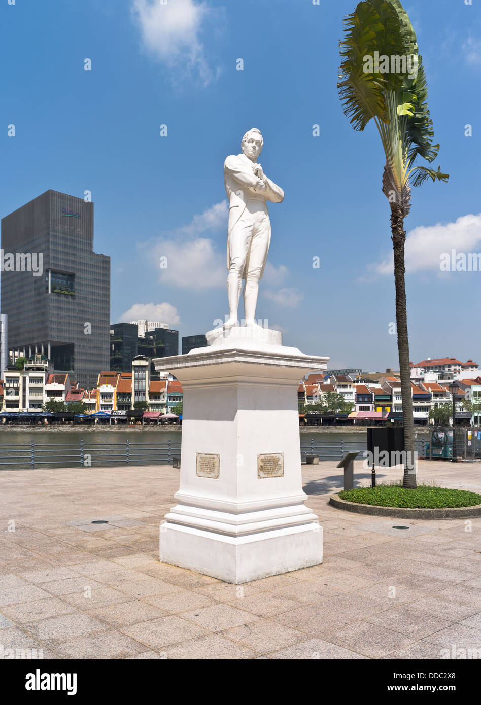 dh Raffles landing site NORTH BOAT QUAY SINGAPORE Sir Stamford Raffles first landed statue ...