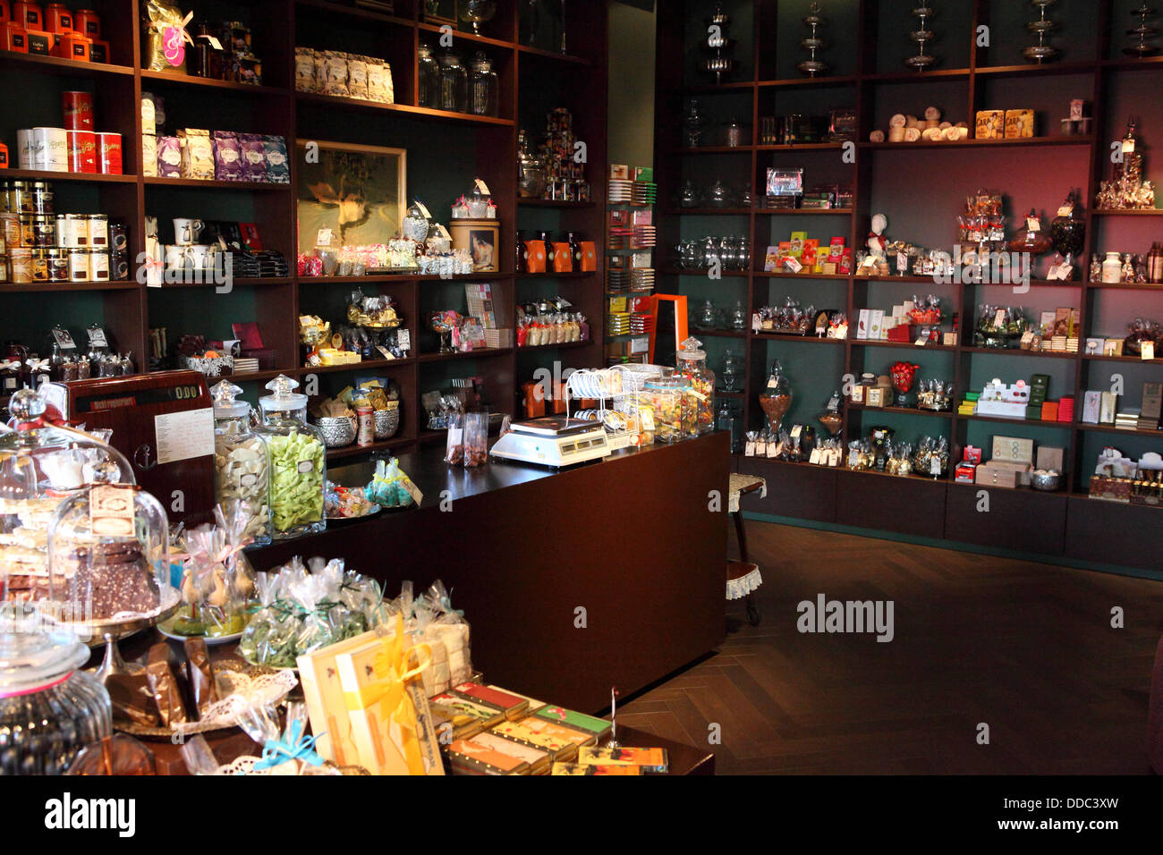 Old Fashioned Sweetshop High Resolution Stock Photography and Images ...