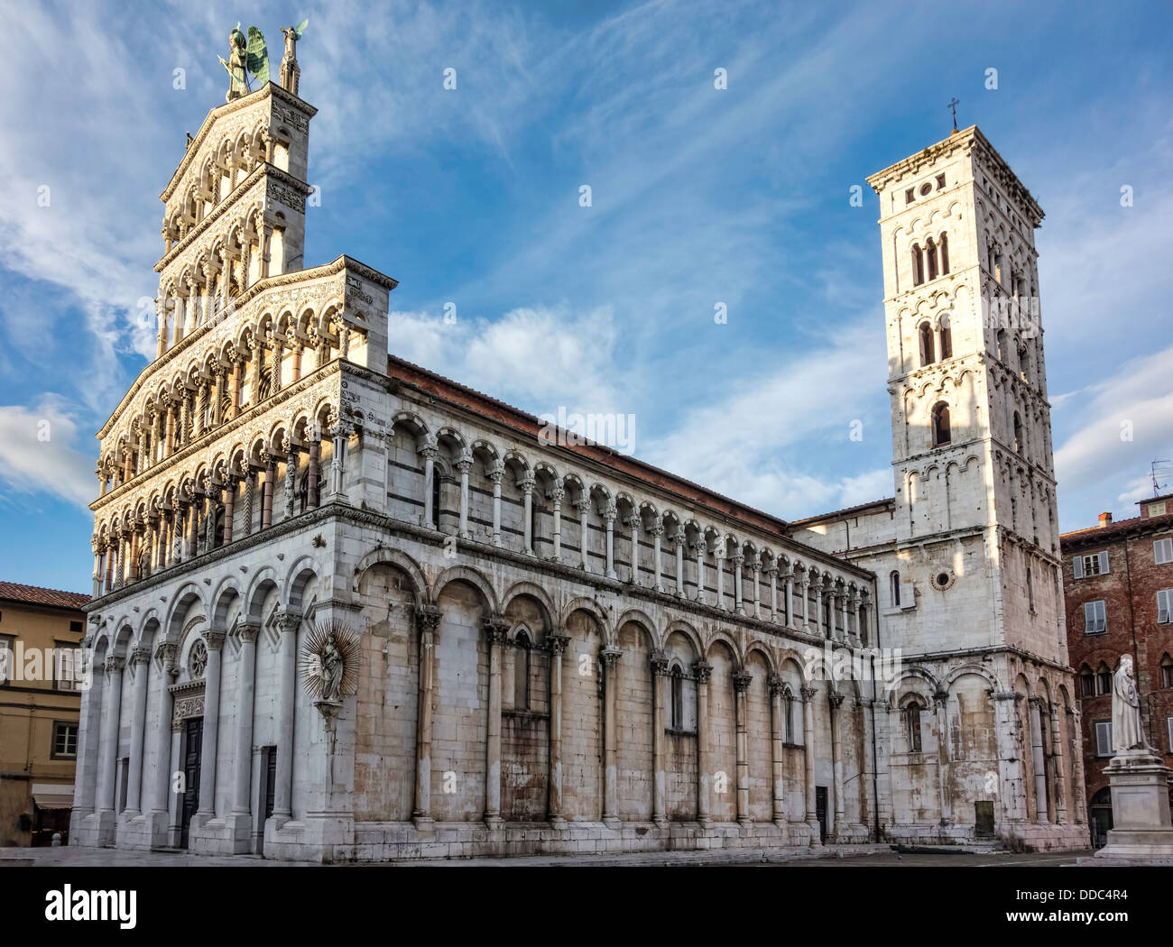 Italian church medieval hi-res stock photography and images - Alamy