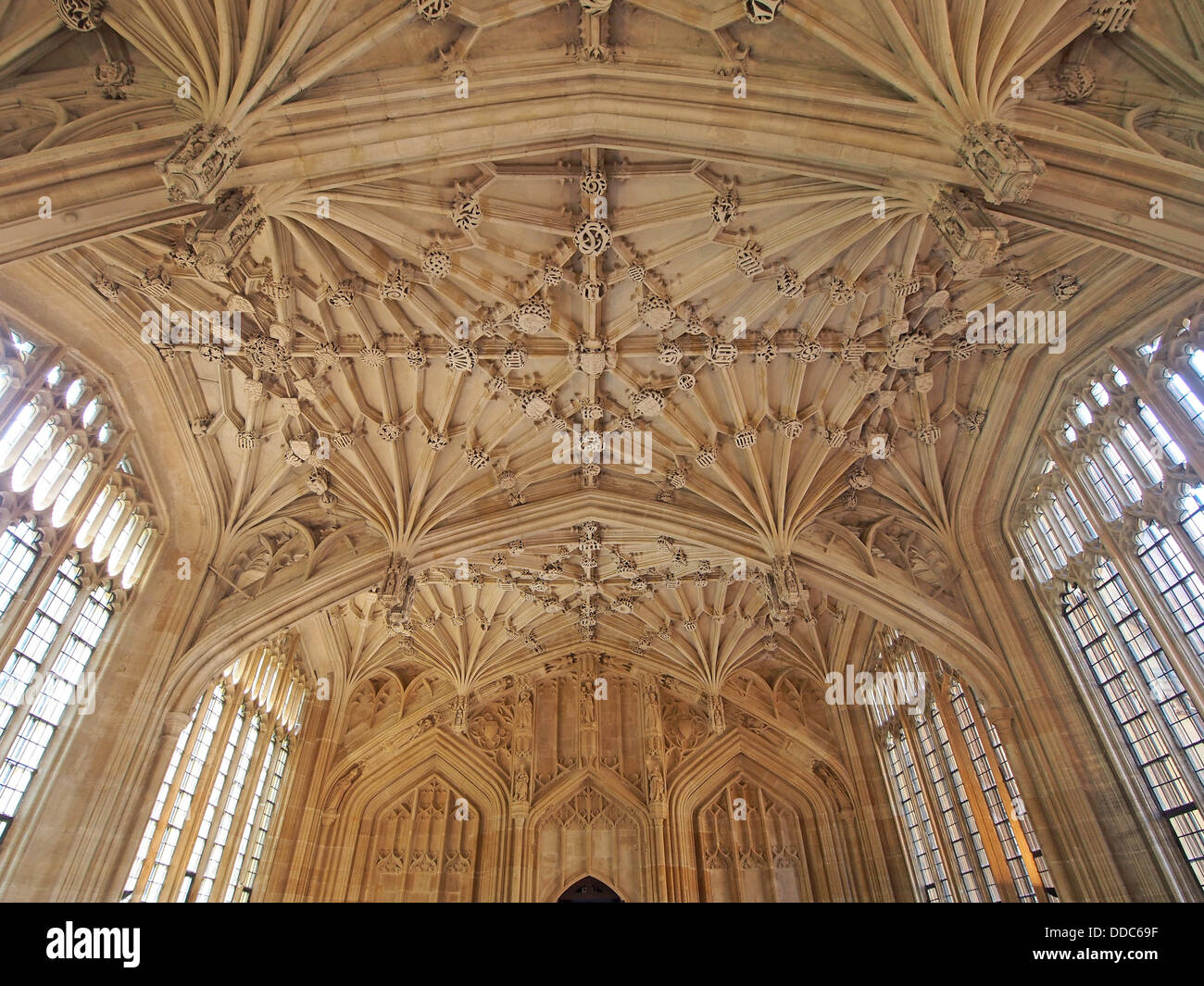 Oxford university interior hi-res stock photography and images - Alamy