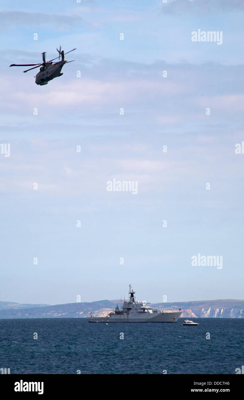 Merlin helicopter ship hi-res stock photography and images - Alamy