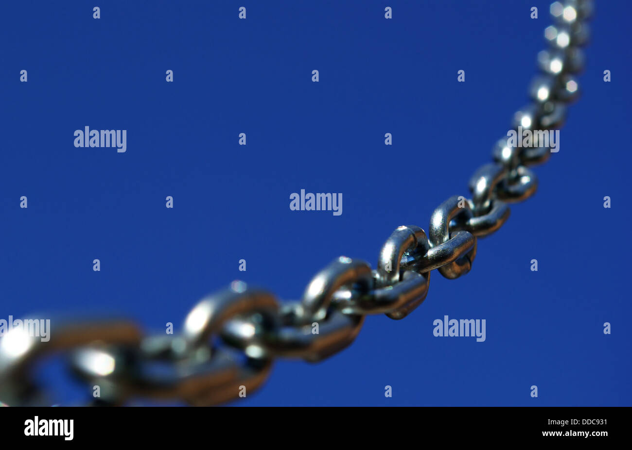 Heavy chain links hi-res stock photography and images - Alamy