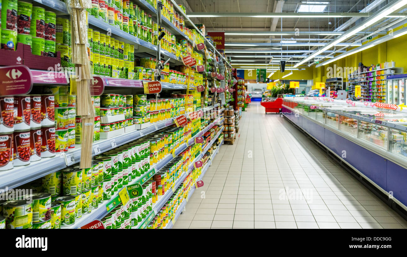 Cans supermarket shelf hi-res stock photography and images - Alamy
