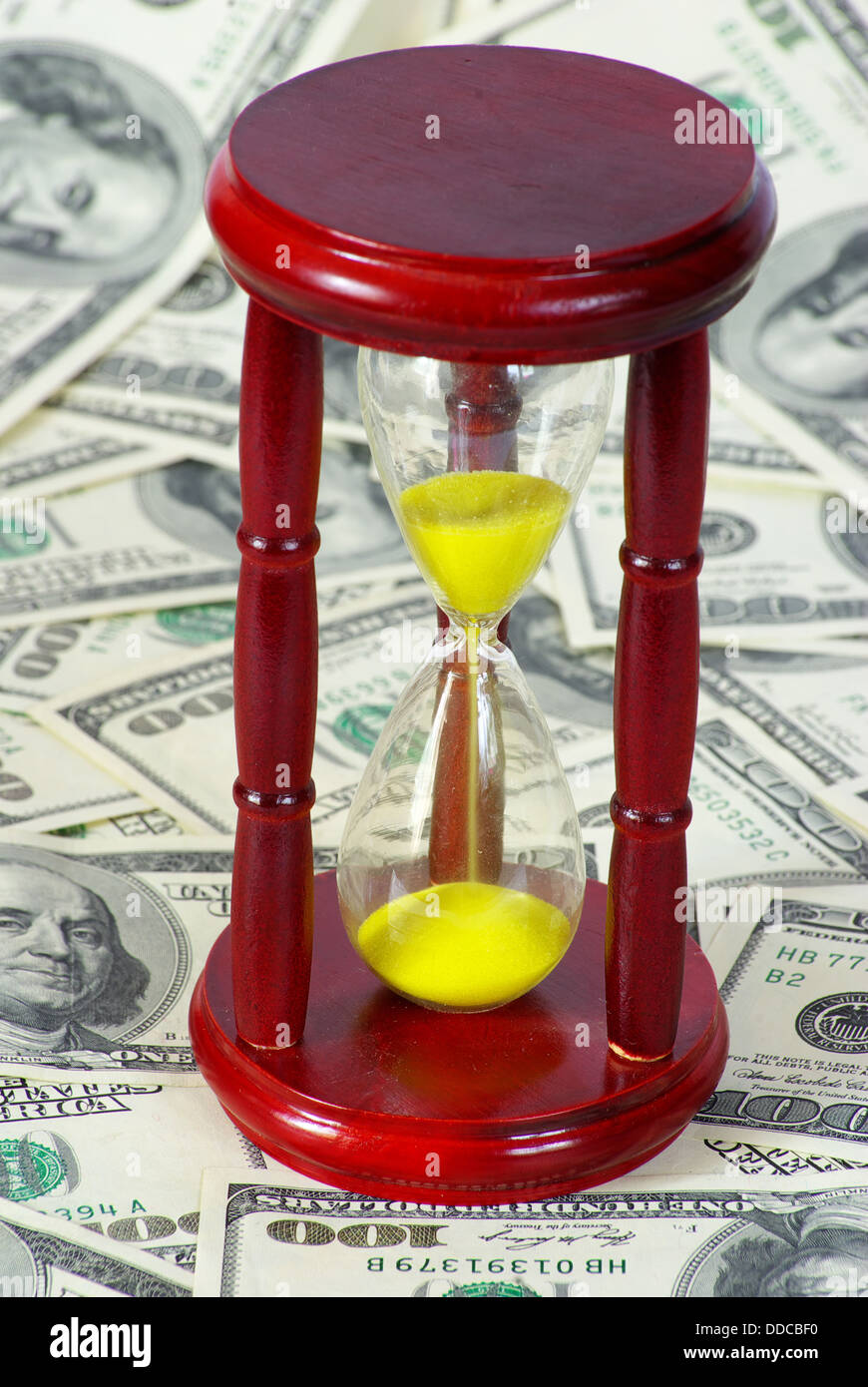 Money available hi-res stock photography and images - Alamy