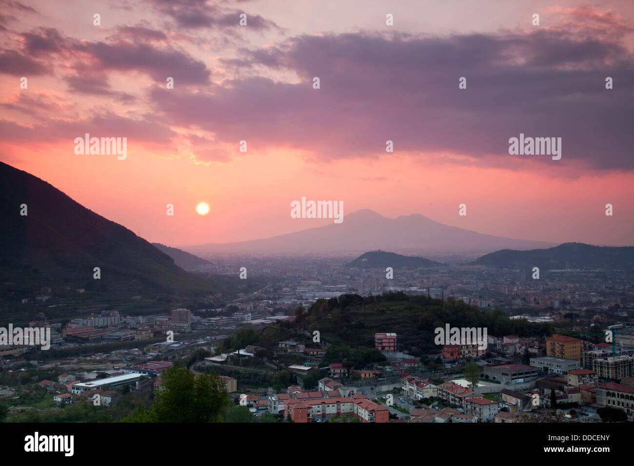 Mount vesuvius with clouds hi-res stock photography and images - Alamy