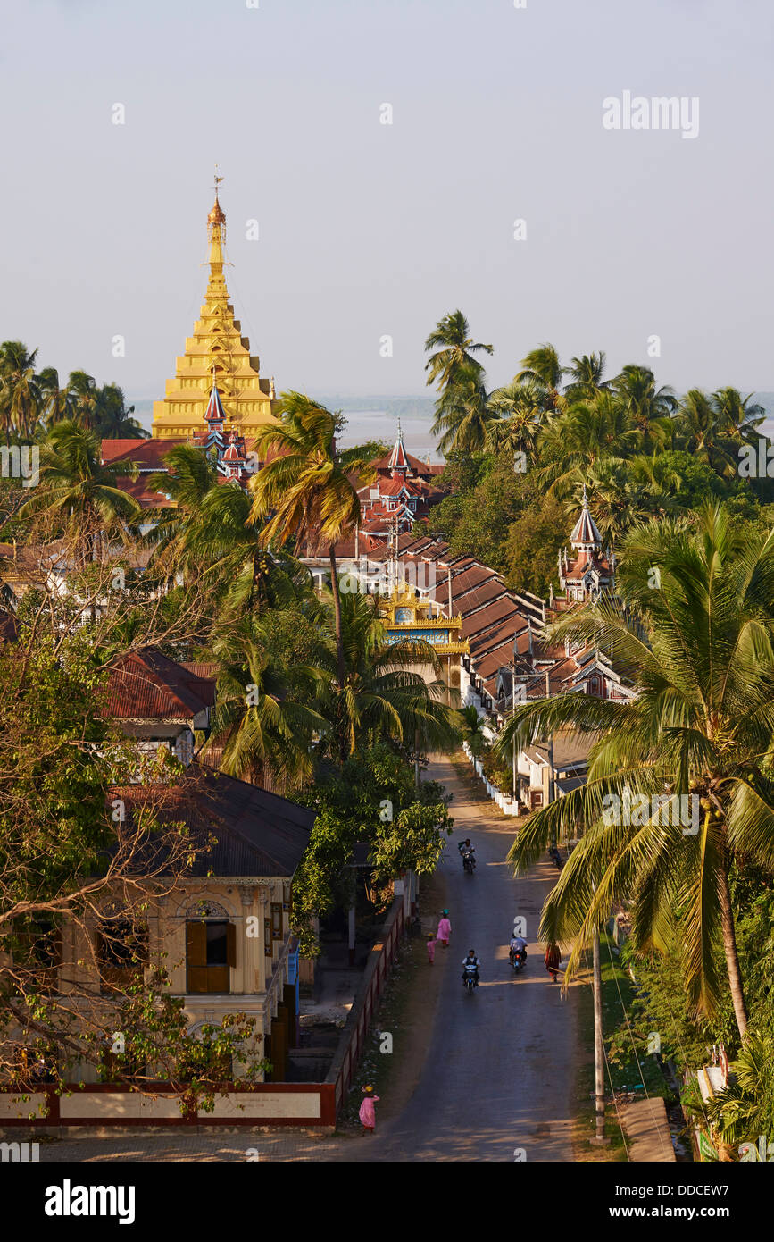 Myanmar (Burma), Mon state, Mawlamyine (Moulmein), Mahamuni Paya Stock ...