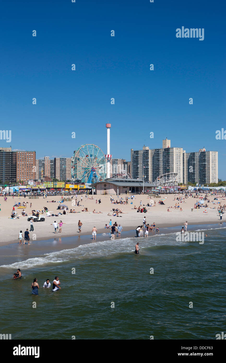 BEACHFRONT CONEY ISLAND BROOKLYN NEW YORK CITY USA Stock Photo - Alamy