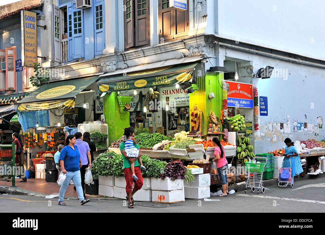 street scene Minimart Little India Buffalo road Singapore Stock Photo ...