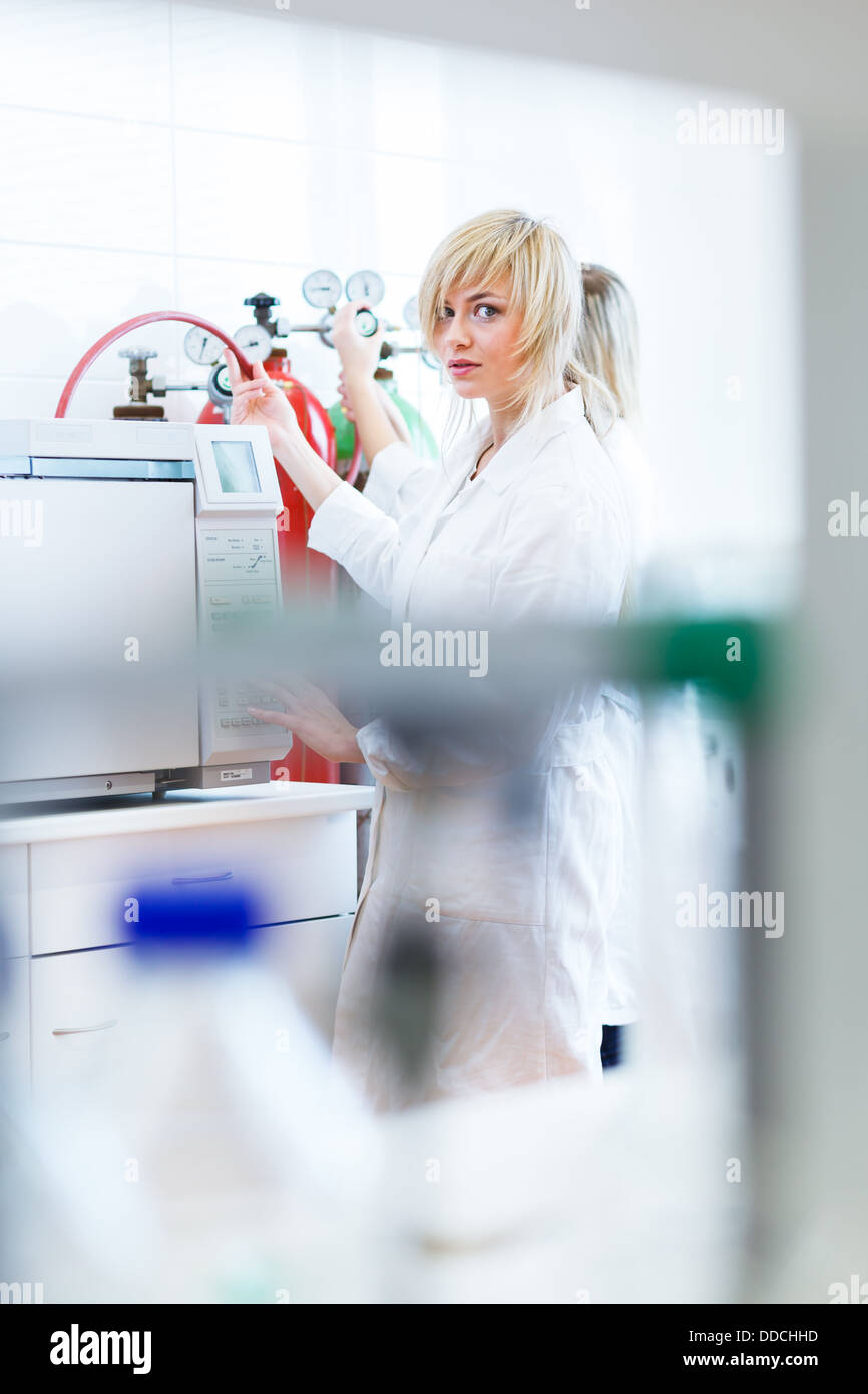 Two female researchers working in a laboratory Stock Photo - Alamy