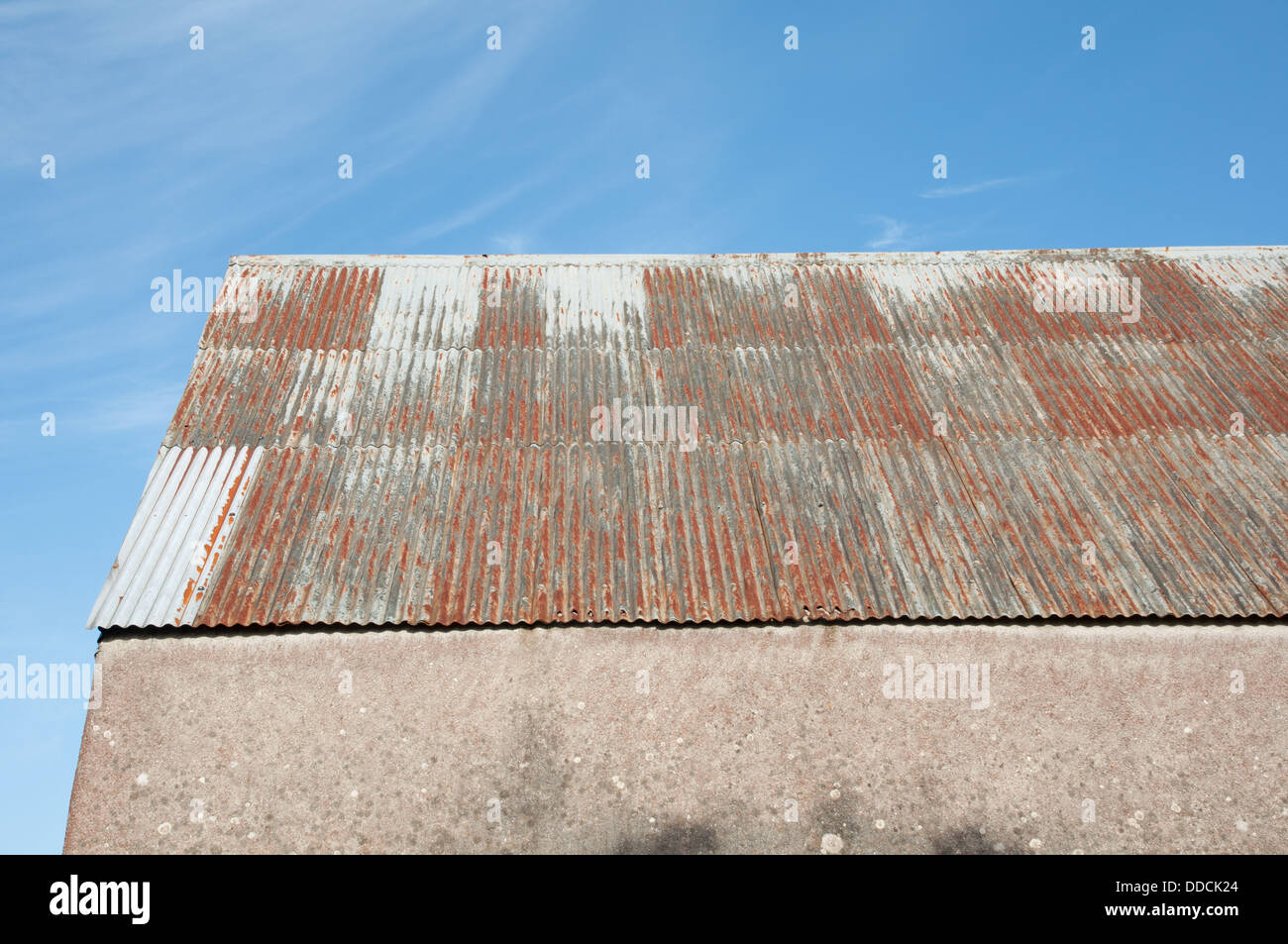 Rusty corrugated iron hi-res stock photography and images - Alamy