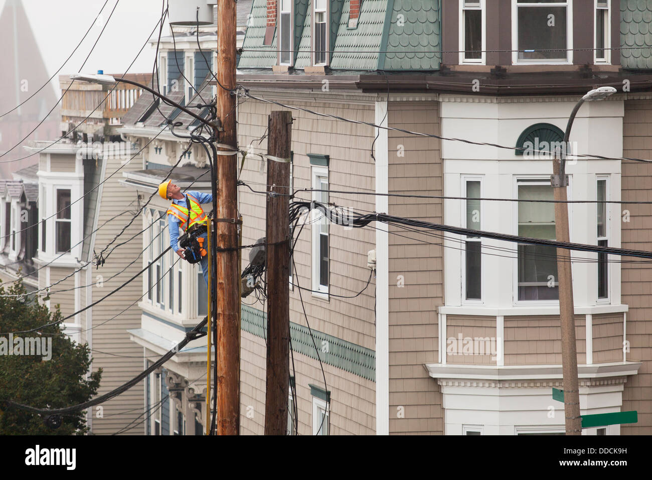 Light pole ladder hi-res stock photography and images - Alamy