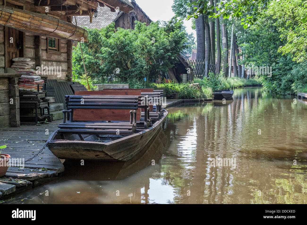 Wooden punt hi-res stock photography and images - Alamy