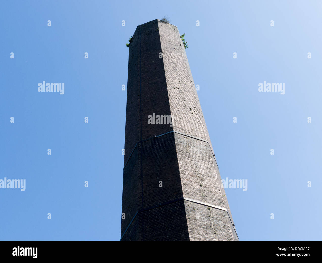 Disused tower hi-res stock photography and images - Alamy