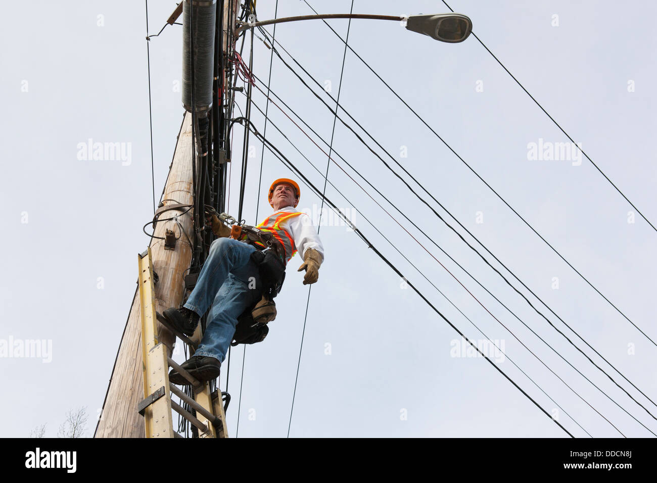 Light pole ladder hi-res stock photography and images - Alamy