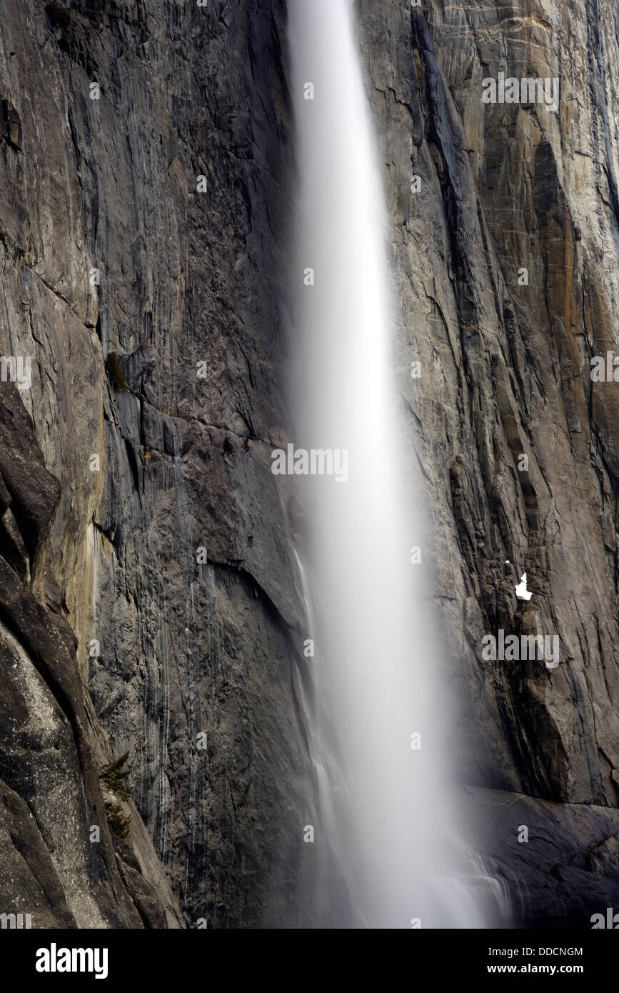 upper yosemite falls wispy waterfall appearance yosemite national park ...