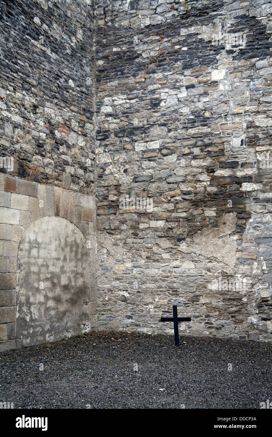 Execution yard hi-res stock photography and images - Alamy