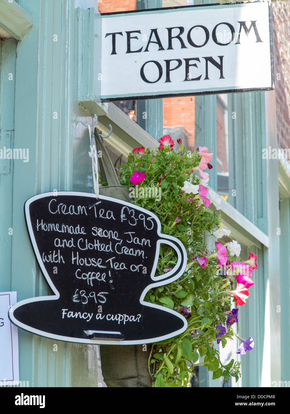 Sign for tearoom High Resolution Stock Photography and Images - Alamy