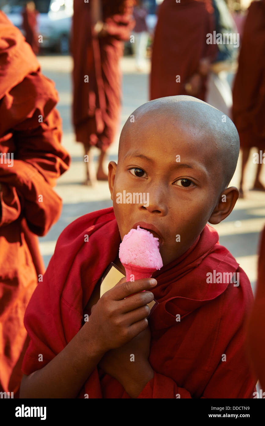Myanmar (Burma), Mandalay Province, Pagan or Bagan, Patho Ananda temple ...
