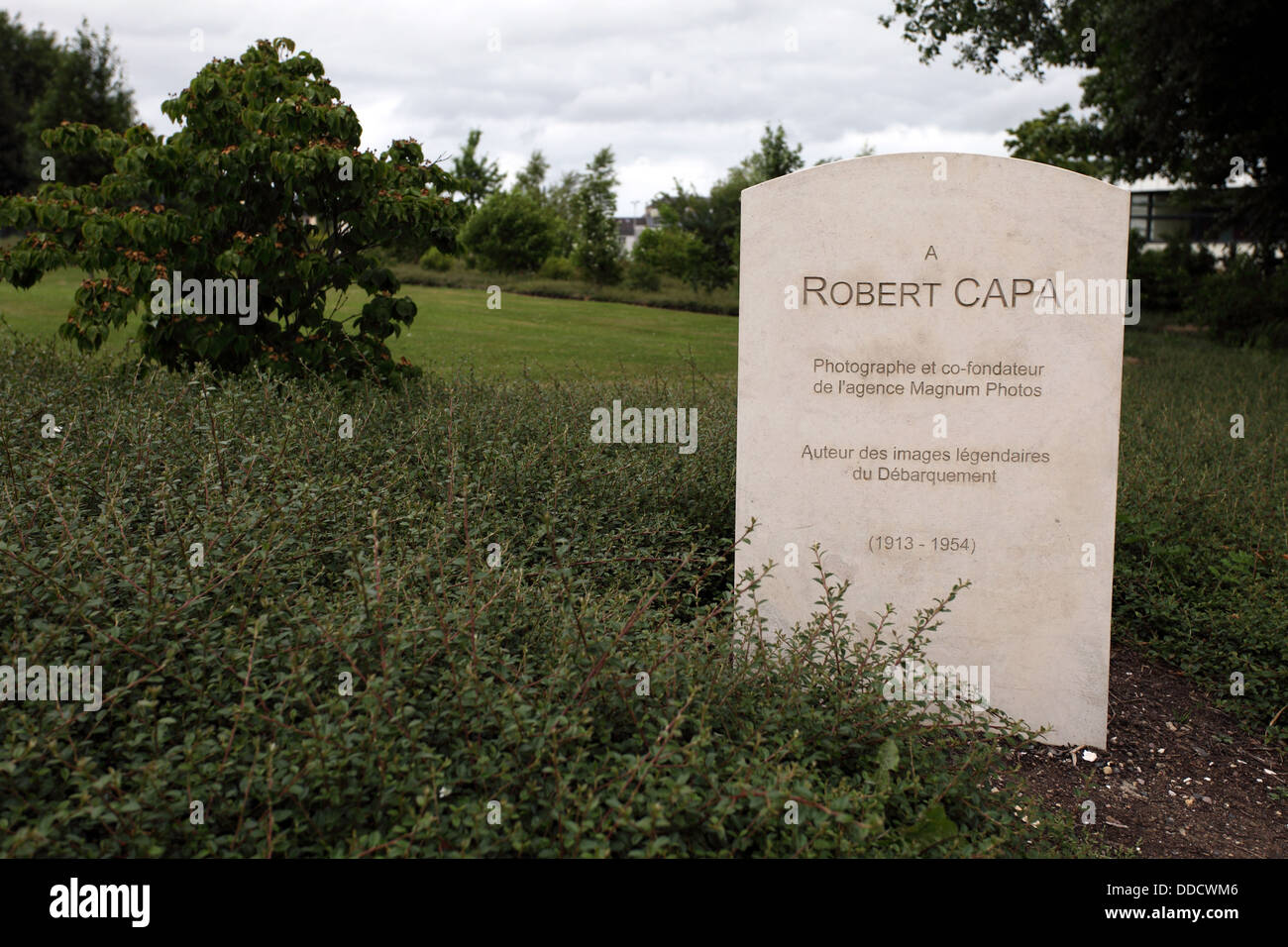 Gravestone of Robert Capa, co-founder of Magnum Photos Stock Photo - Alamy