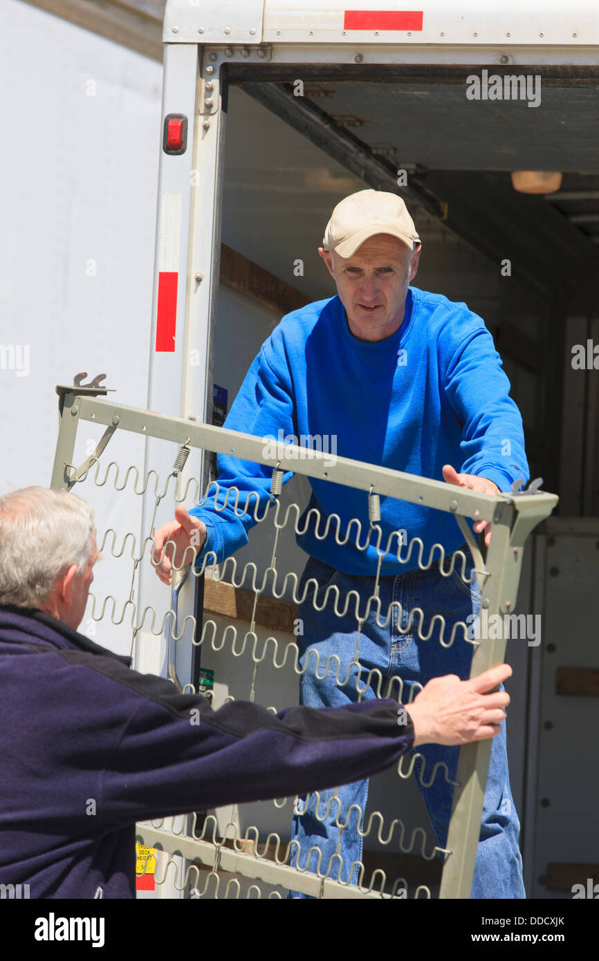 Side loading truck hi-res stock photography and images - Alamy