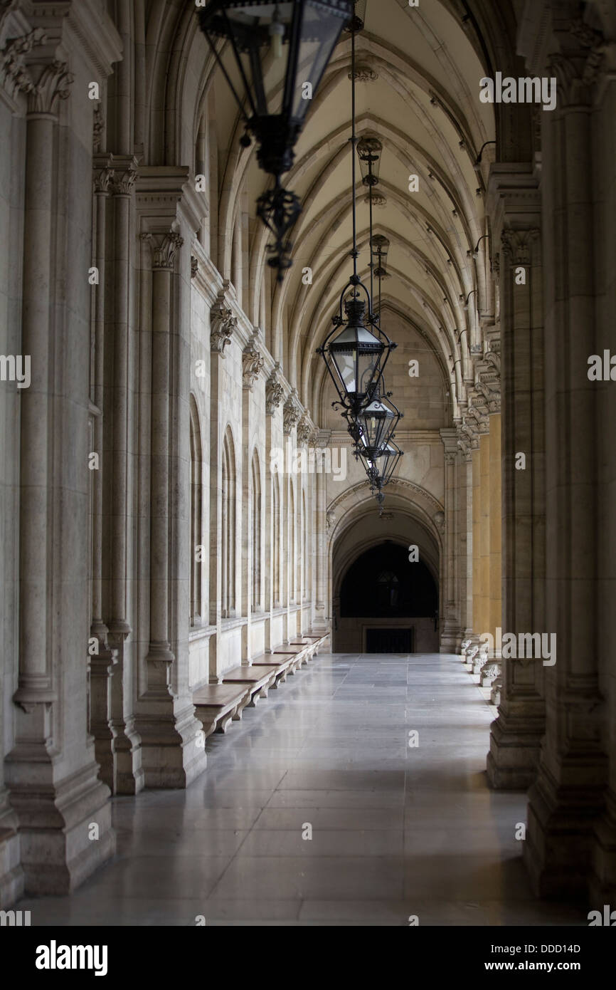 Arched building vienna hi-res stock photography and images - Alamy