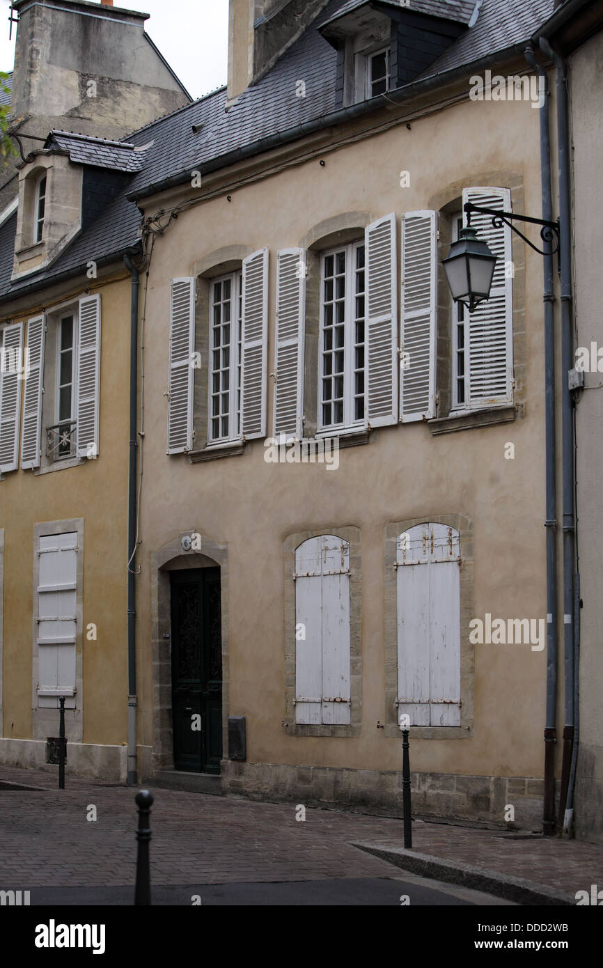 Parisian backstreet hi-res stock photography and images - Alamy