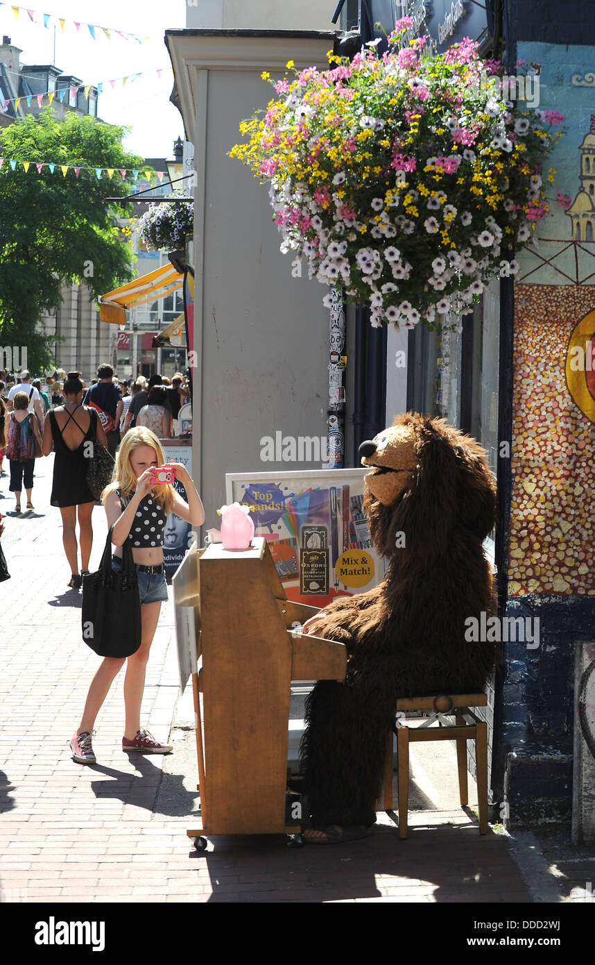 Rowlf muppet hi-res stock photography and images - Alamy