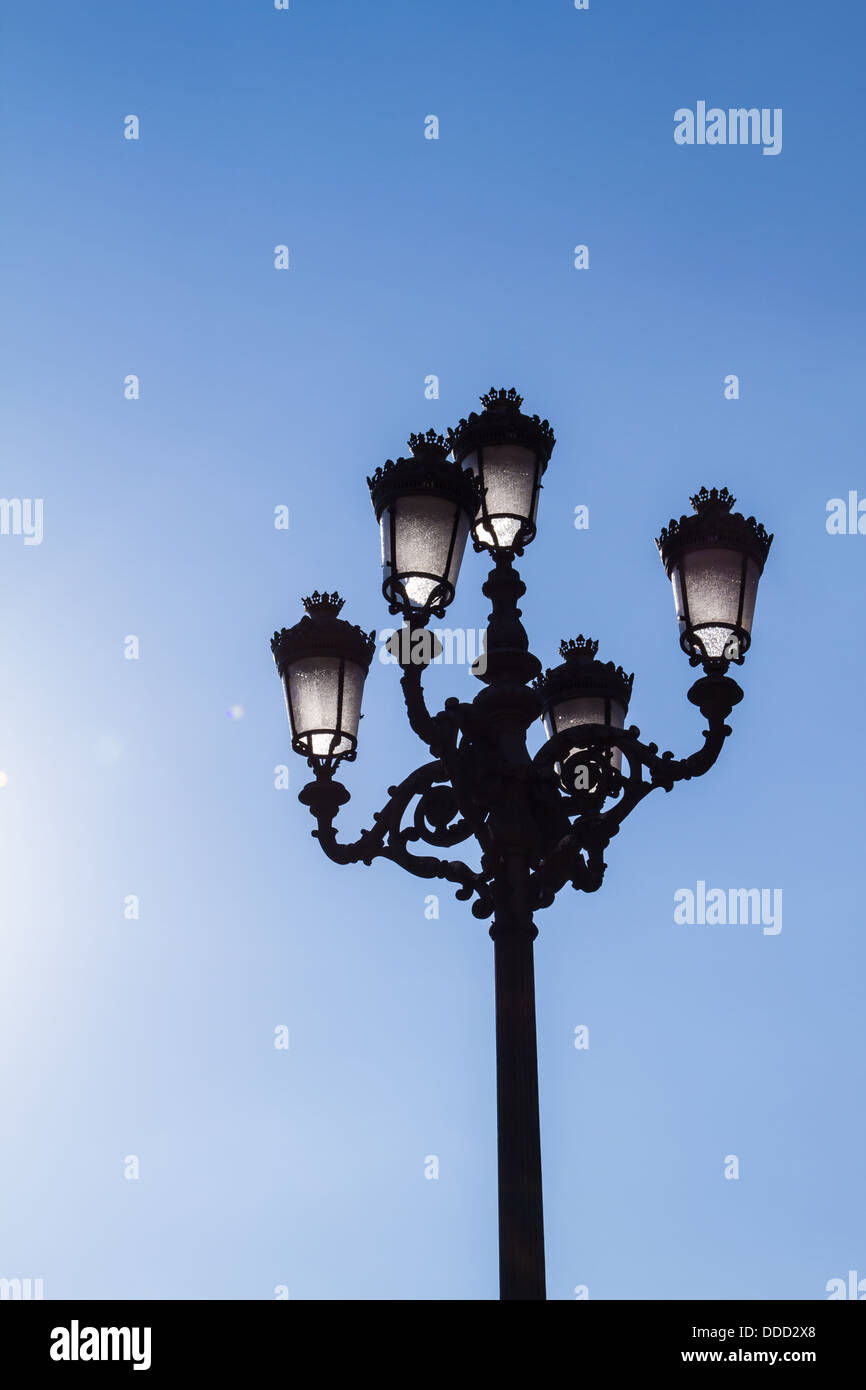 Lamp post from plaza hi-res stock photography and images - Alamy