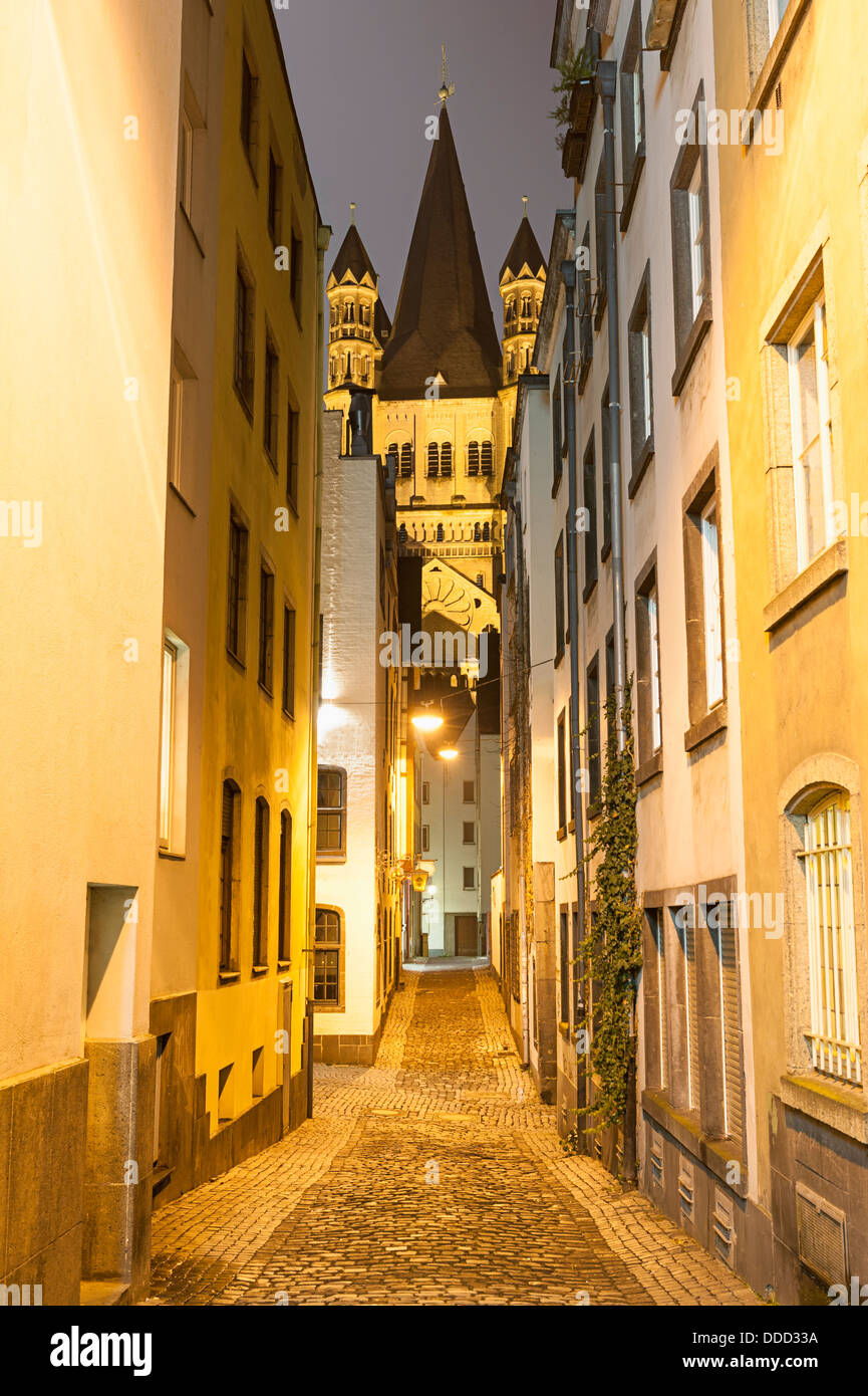 Narrow street in Cologne Germany Stock Photo - Alamy