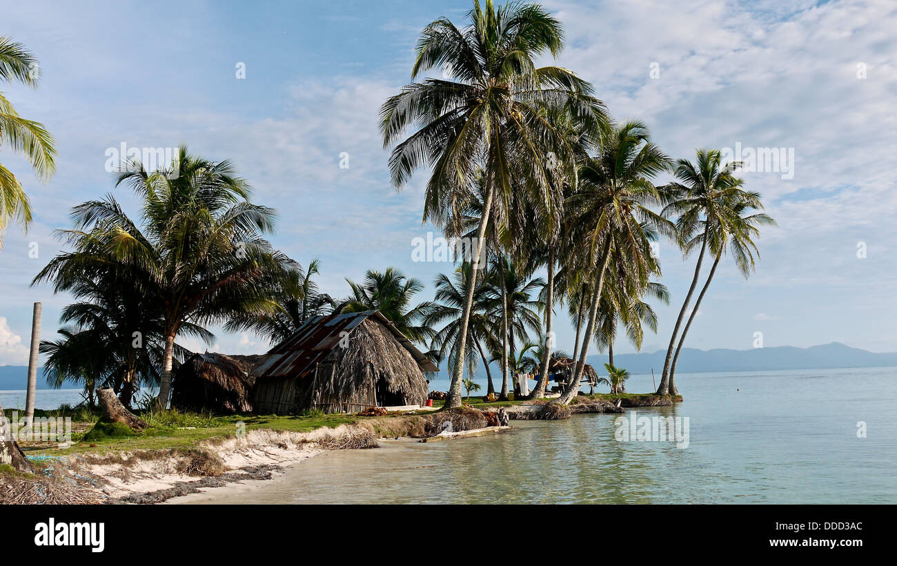 Traditional kuna house san blas hi-res stock photography and images - Alamy