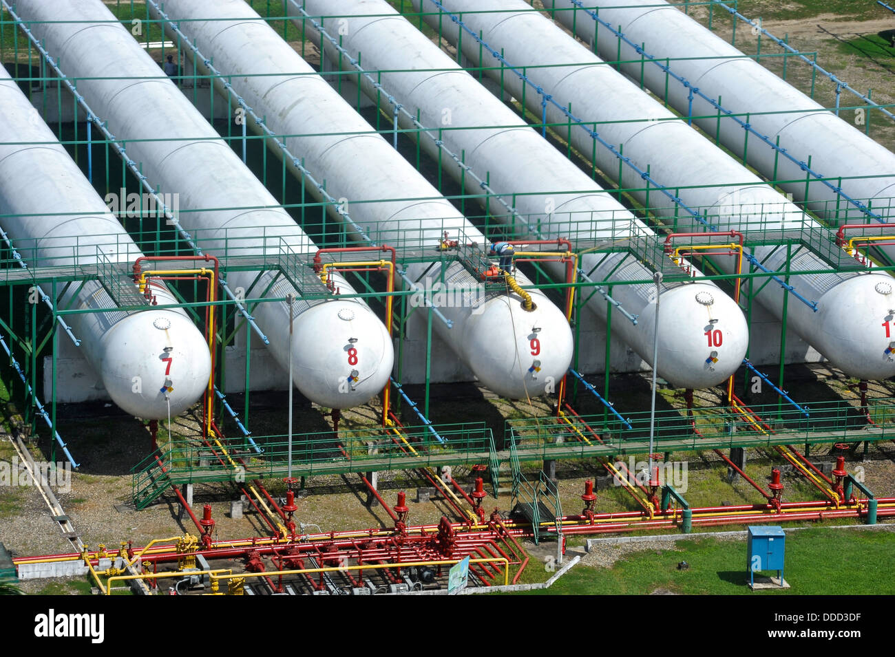 Gas tanks hi-res stock photography and images - Alamy